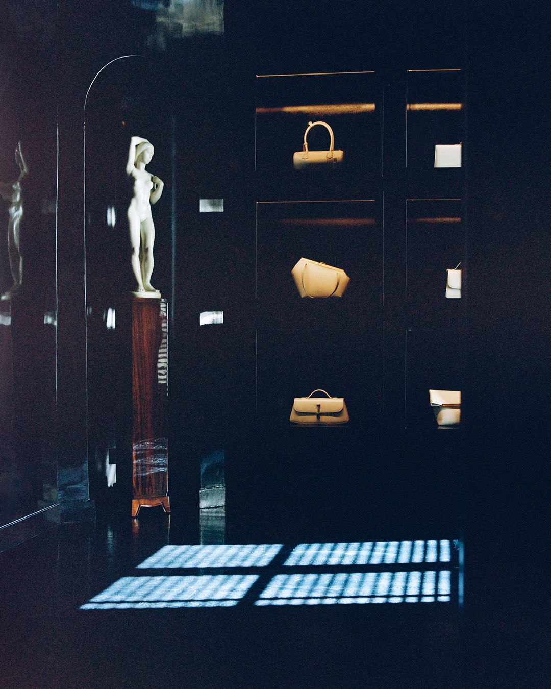 Kassandre – Parisian Leather-Goods House | Sculptural Bags